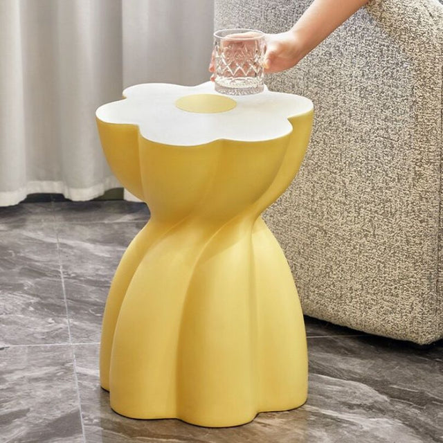 Flower Shaped Resin Tea Table - CharmyDecor
