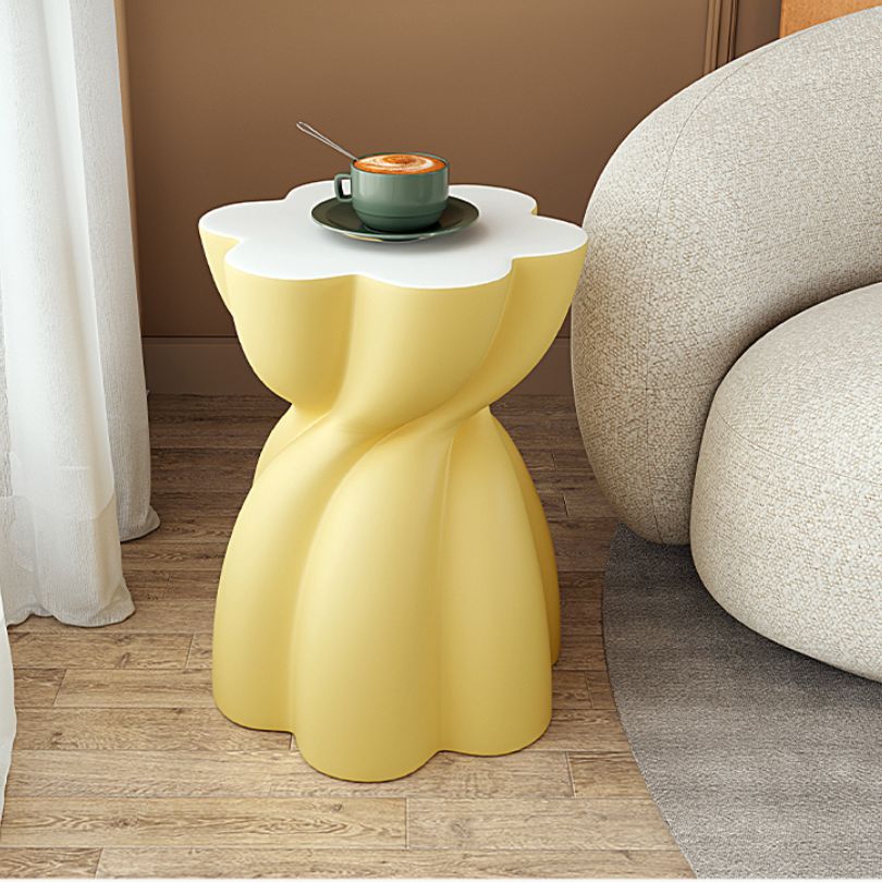 Elegant Flower Shaped Resin Tea Table for Home Décor – CharmyDecor